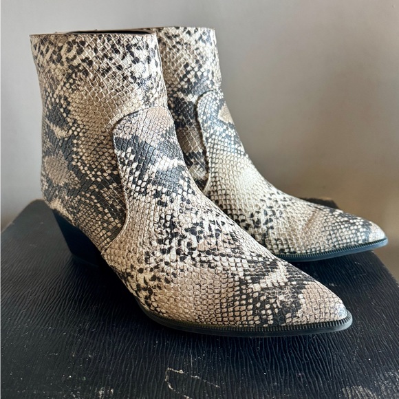 Qupid | Shoes | Snakeskin Urban Cowboy Ankle Boots | Poshmark
